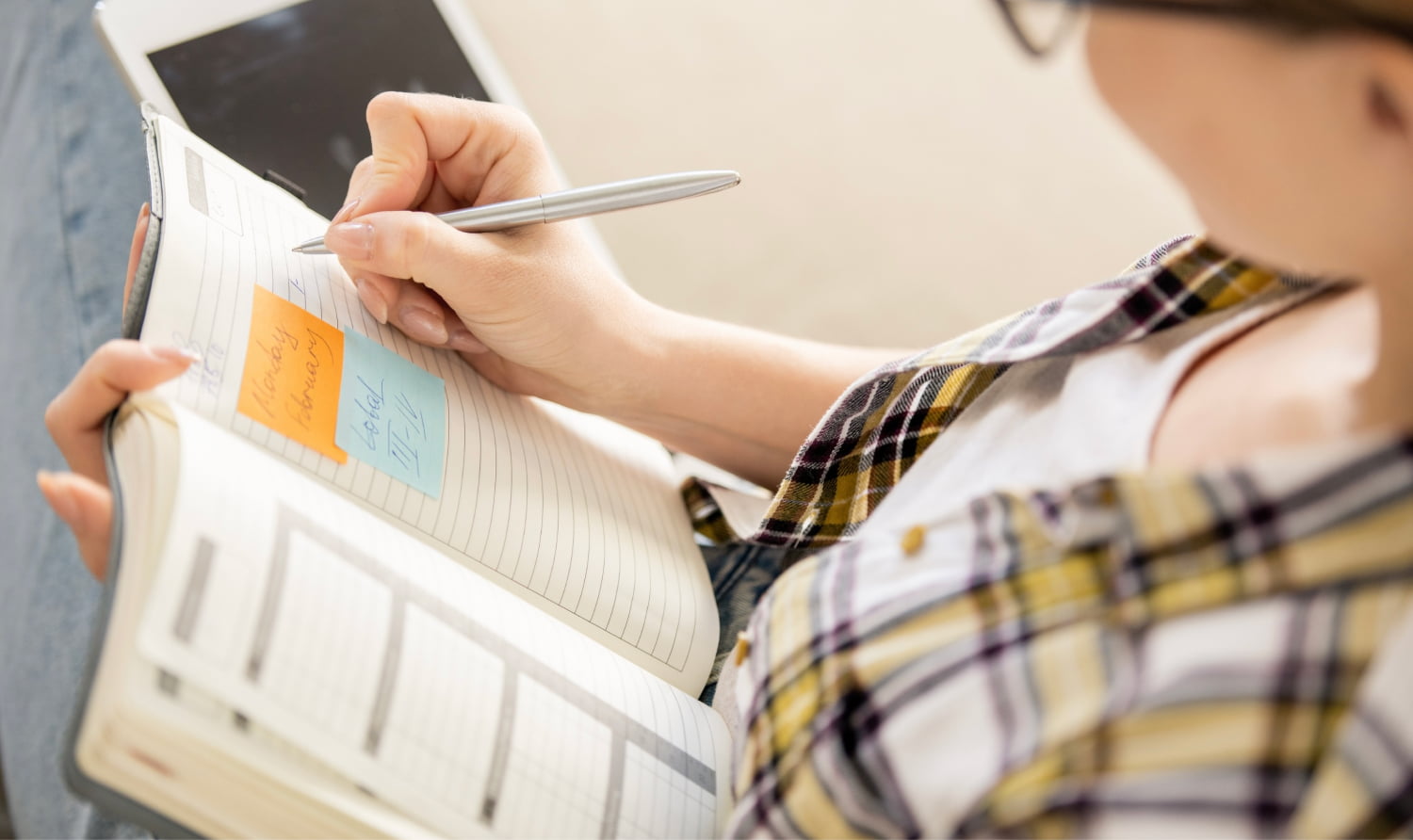 ¿Cómo establecer metas para lograr tus objetivos este 2023? - Creamigas